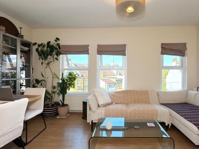 2 bedroom duplex to rent