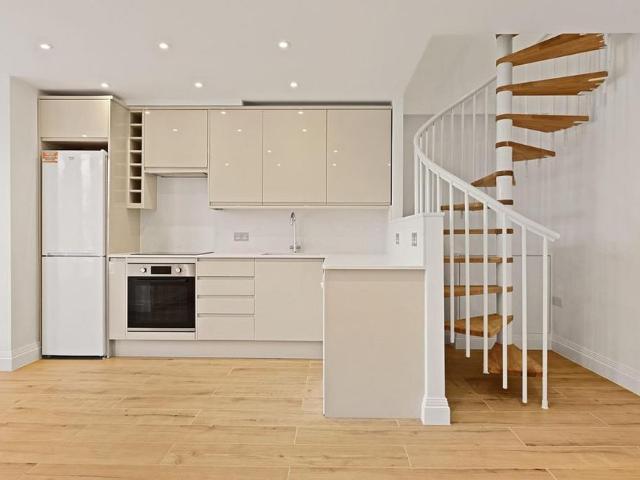 2 bedroom duplex to rent