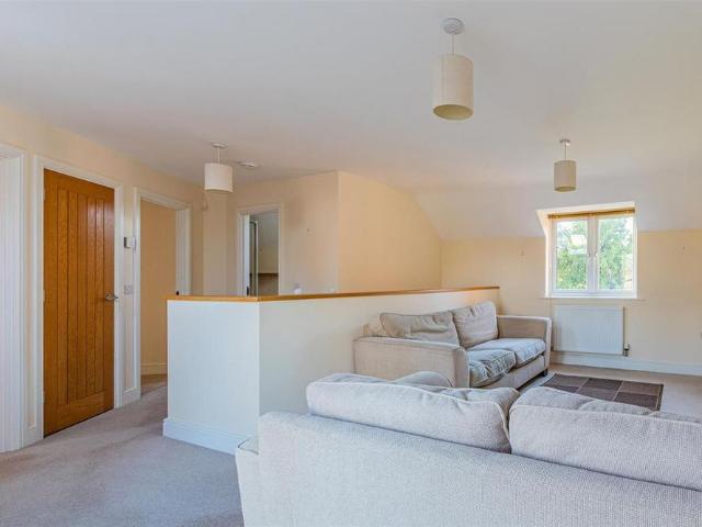 2 bedroom duplex to rent