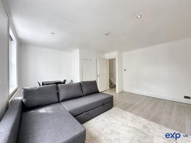 2 bedroom duplex to rent