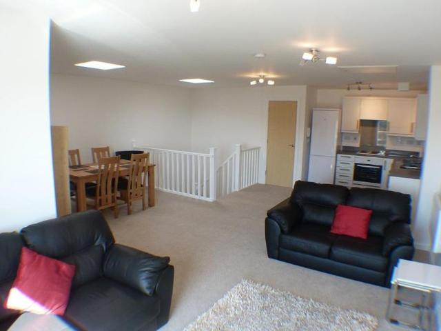 2 bedroom duplex to rent
