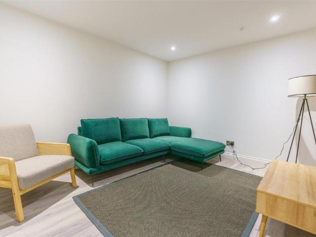 2 bedroom duplex to rent