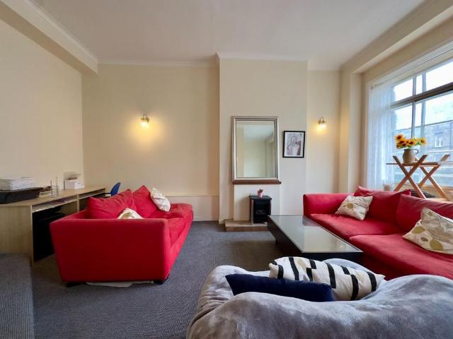 2 bedroom duplex to rent