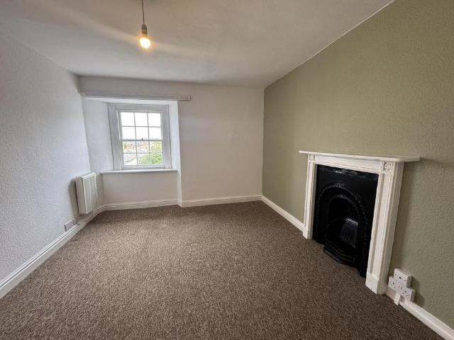 2 bedroom duplex to rent