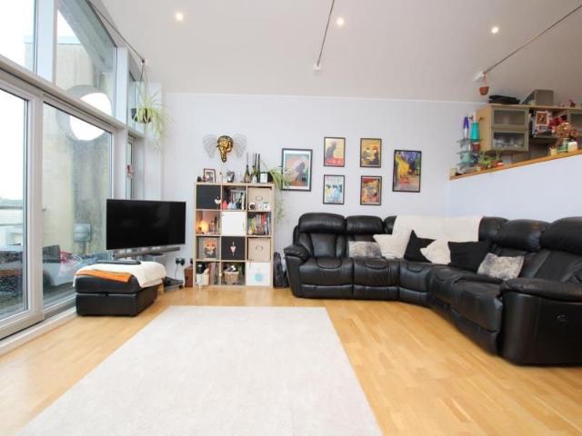 2 bedroom duplex to rent