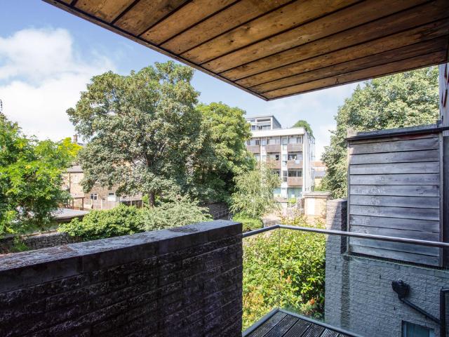 2 bedroom duplex to rent