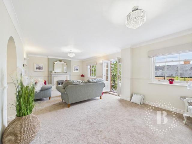 2 bedroom duplex to rent