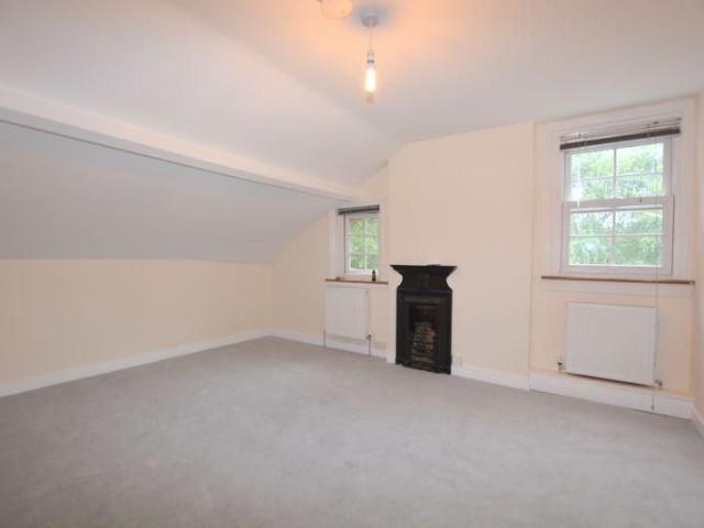 2 bedroom duplex to rent