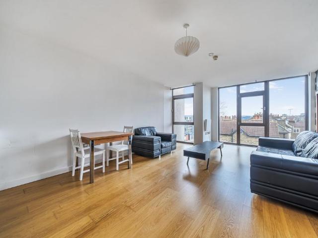 2 bedroom duplex to rent