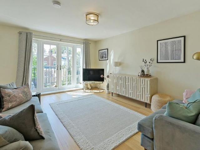 2 bedroom duplex to rent
