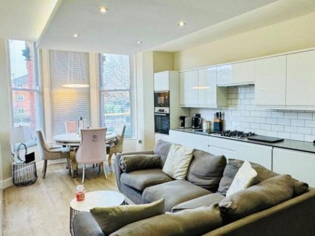 2 bedroom duplex to rent