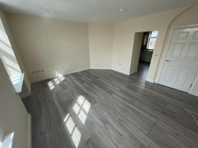 2 bedroom duplex to rent