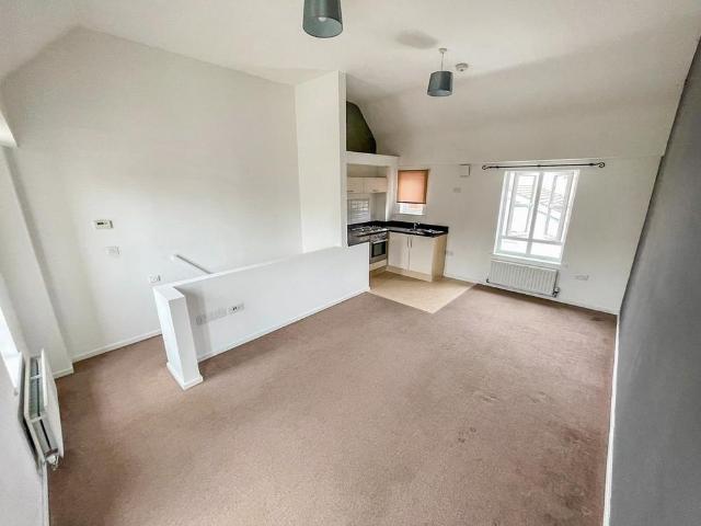 2 bedroom duplex to rent