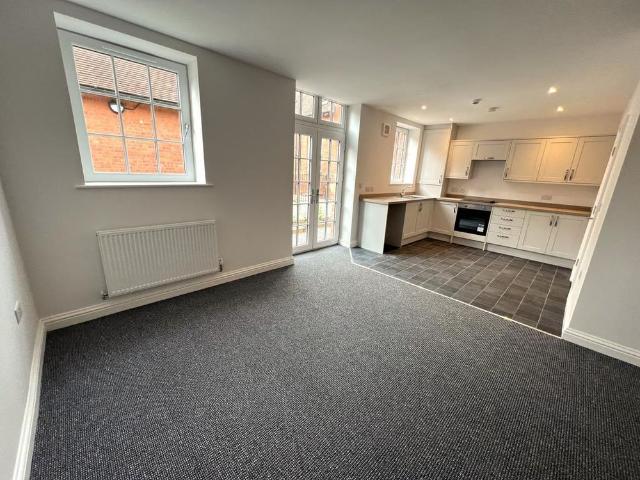 2 bedroom duplex to rent