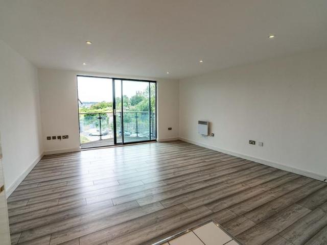 2 bedroom duplex to rent