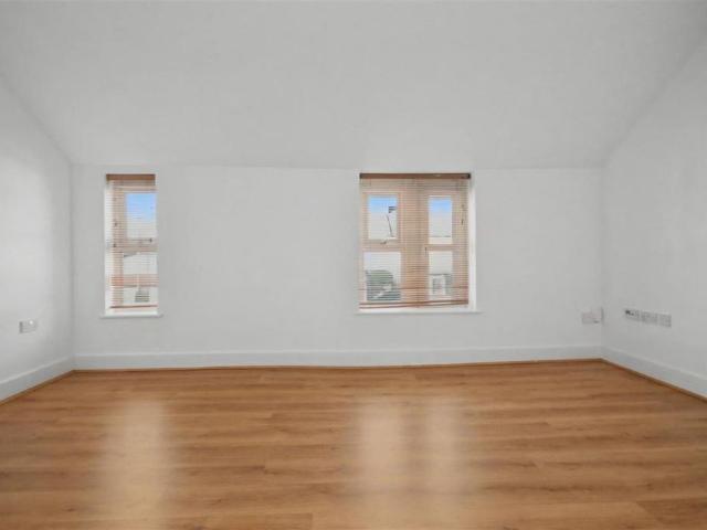 2 bedroom duplex to rent