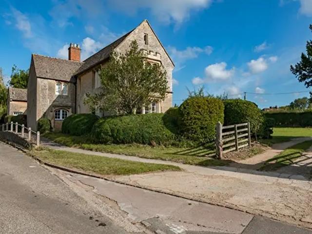 2 Bedroom Duplex To Rent In Woodstock Road, Yarnton, OX5