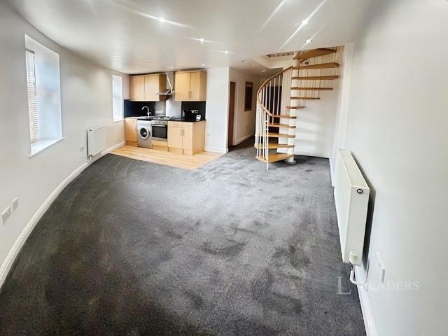 2 bedroom duplex to rent South Street, Ossett, West Yorkshire, WF5