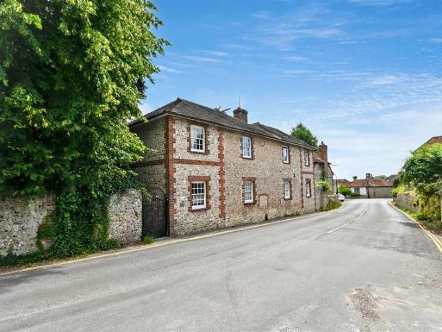2 Bedroom End Of Terrace House