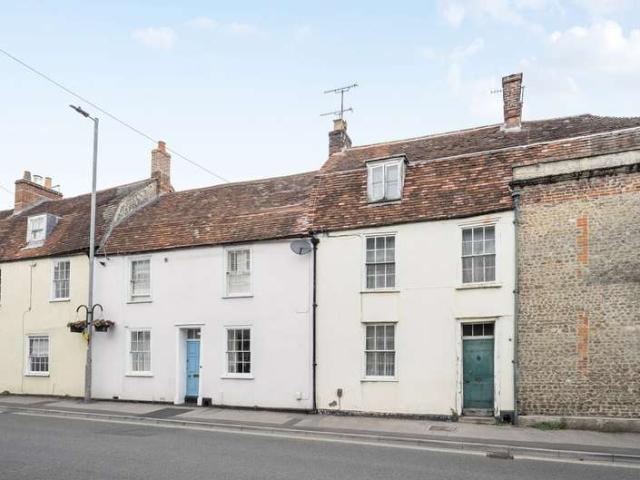 2 Bedroom End Of Terrace House