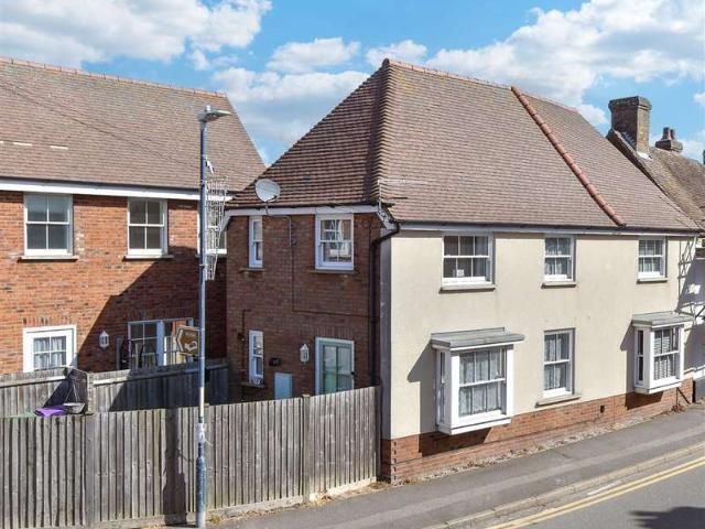 2 Bedroom End Of Terrace House