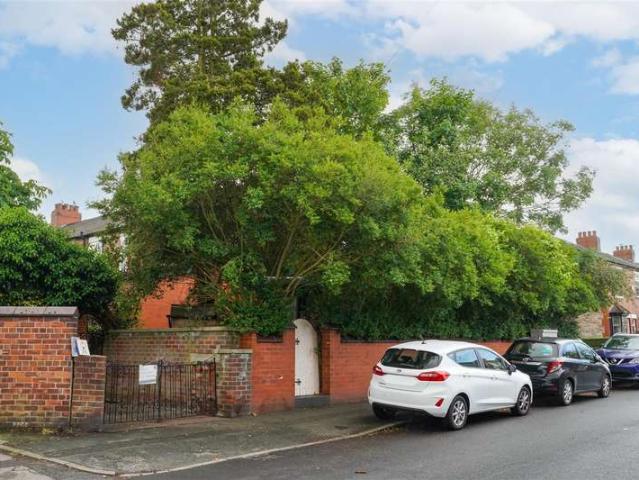 2 Bedroom End Of Terrace House