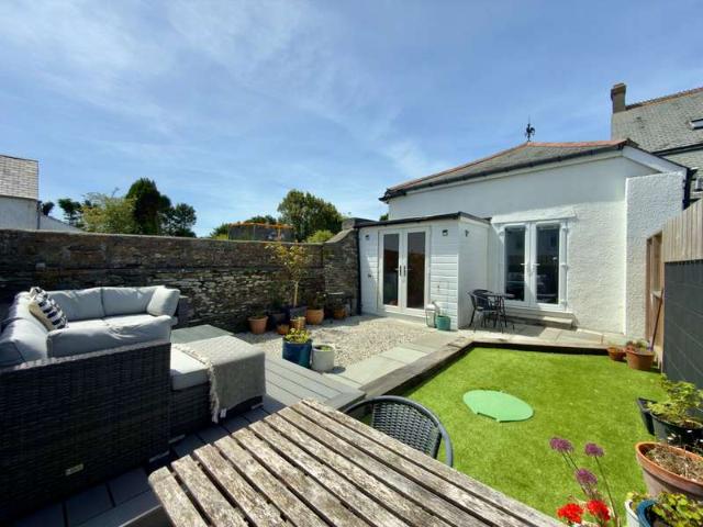 2 Bedroom End Of Terrace House