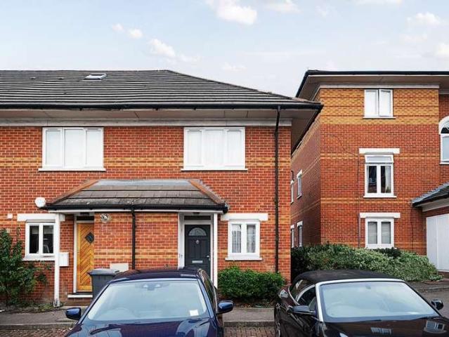 2 Bedroom End Of Terrace House
