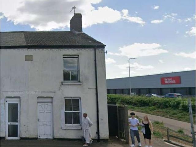 2 Bedroom End Of Terrace House