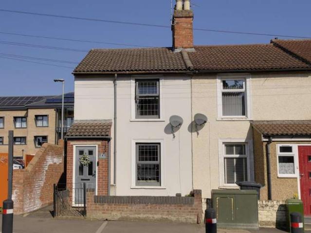 2 Bedroom End Of Terrace House