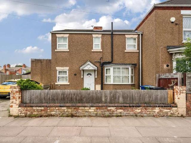 2 Bedroom End Of Terrace House