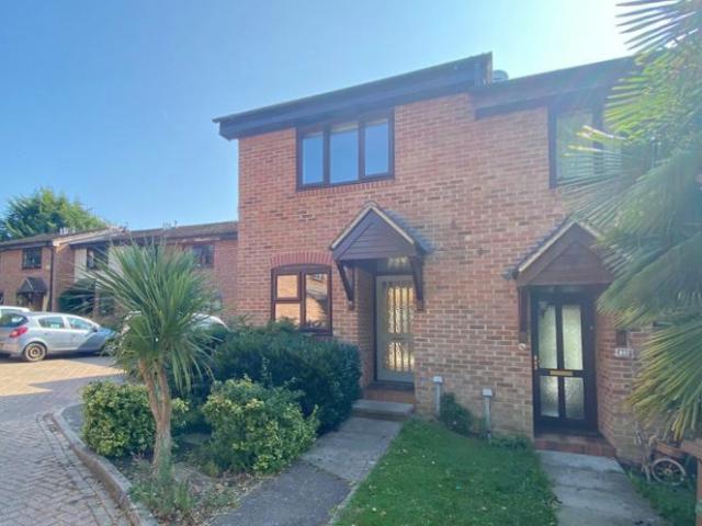 2 BEDROOM End of Terrace House