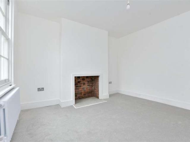 2 Bedroom End Of Terrace House