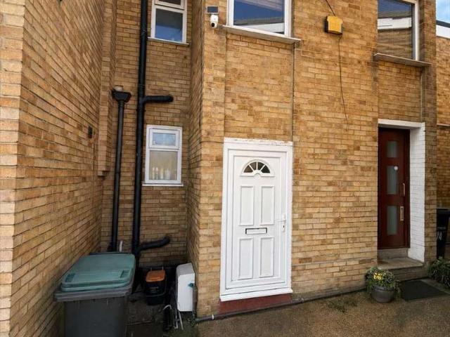 2 Bedroom End Of Terrace House