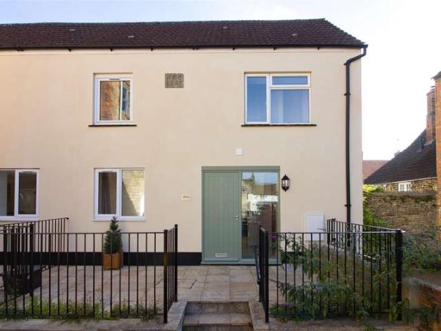 2 Bedroom End Of Terrace House