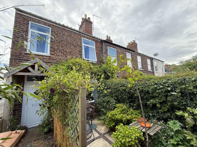 2 Bedroom End Of Terrace House