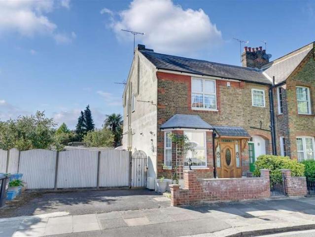 2 Bedroom End Of Terrace House