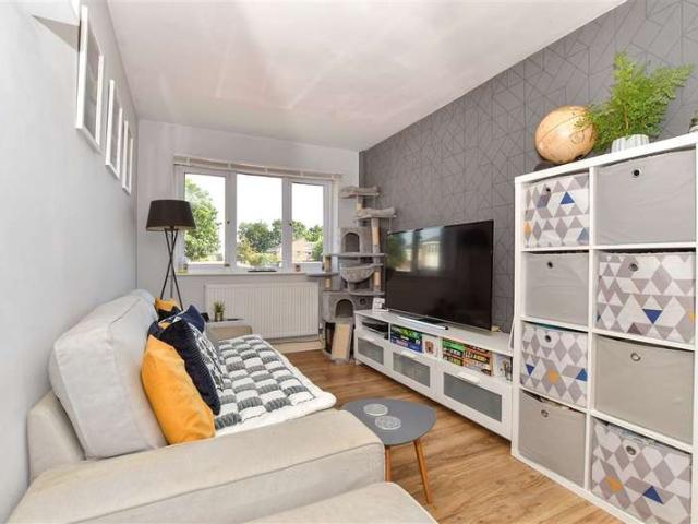 2 Bedroom End Of Terrace House