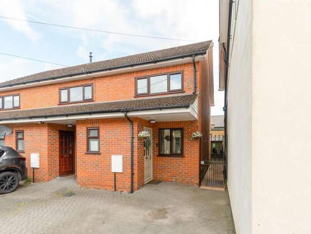 2 Bedroom End Of Terrace House