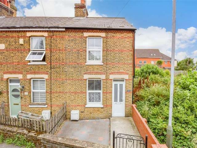 2 Bedroom End Of Terrace House