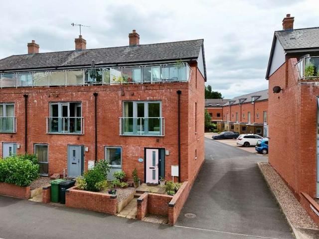2 Bedroom End Of Terrace House