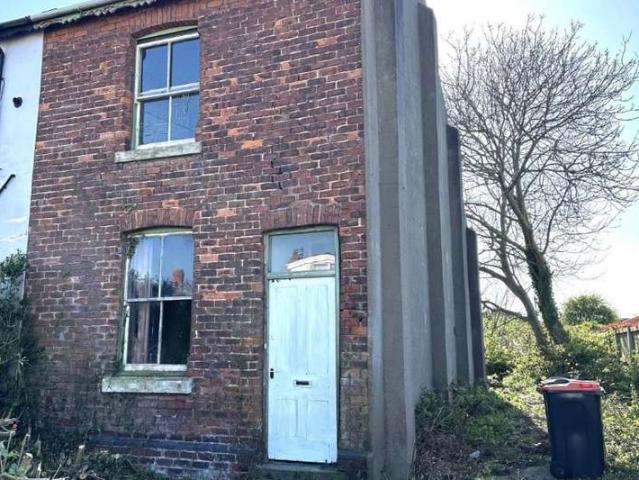 2 Bedroom End Of Terrace House