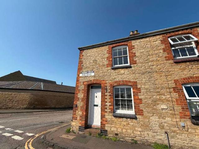 2 Bedroom End Of Terrace House