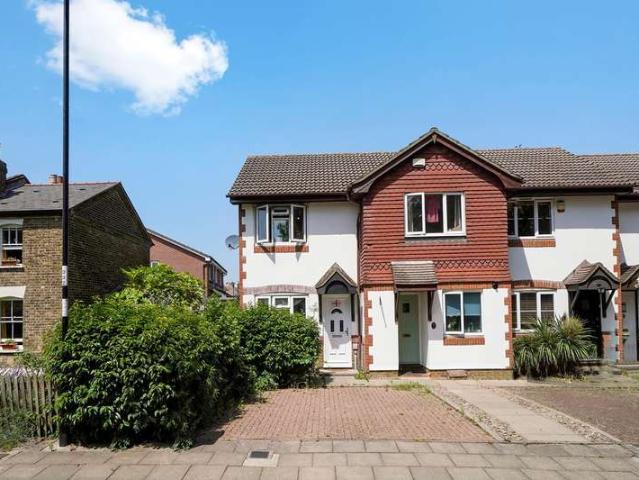 2 Bedroom End Of Terrace House