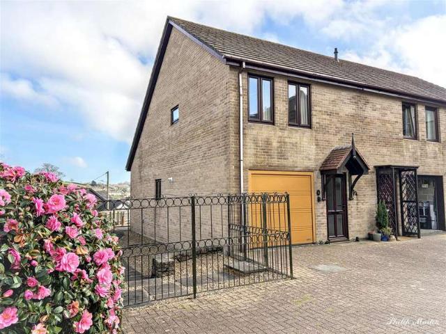 2 Bedroom End Of Terrace House