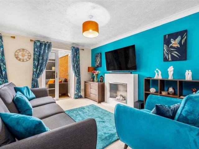 2 Bedroom End Of Terrace House