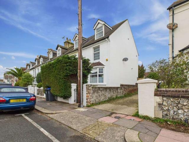 2 Bedroom End Of Terrace House