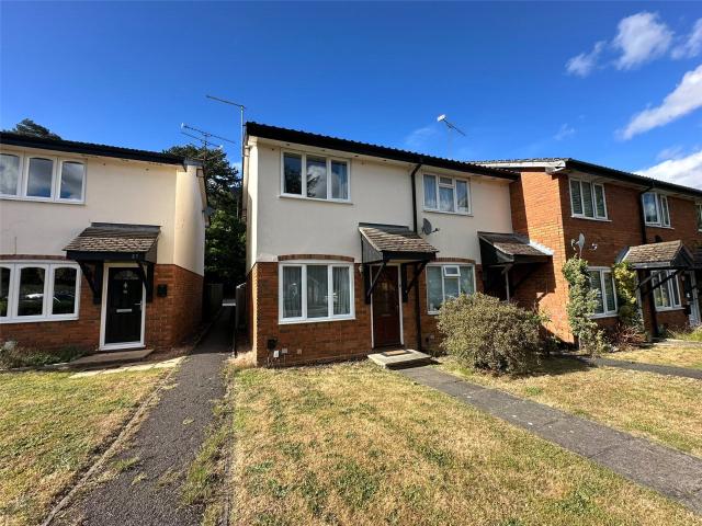 2 BEDROOM End of Terrace House