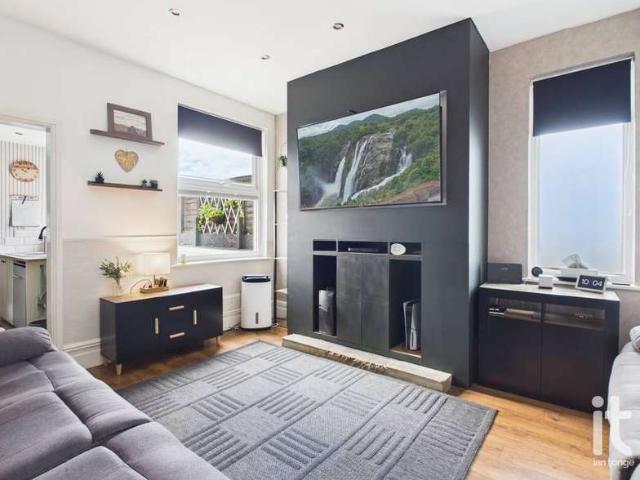 2 Bedroom End Of Terrace House