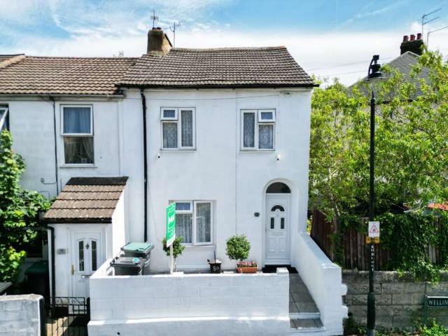 2 Bedroom End Of Terrace House